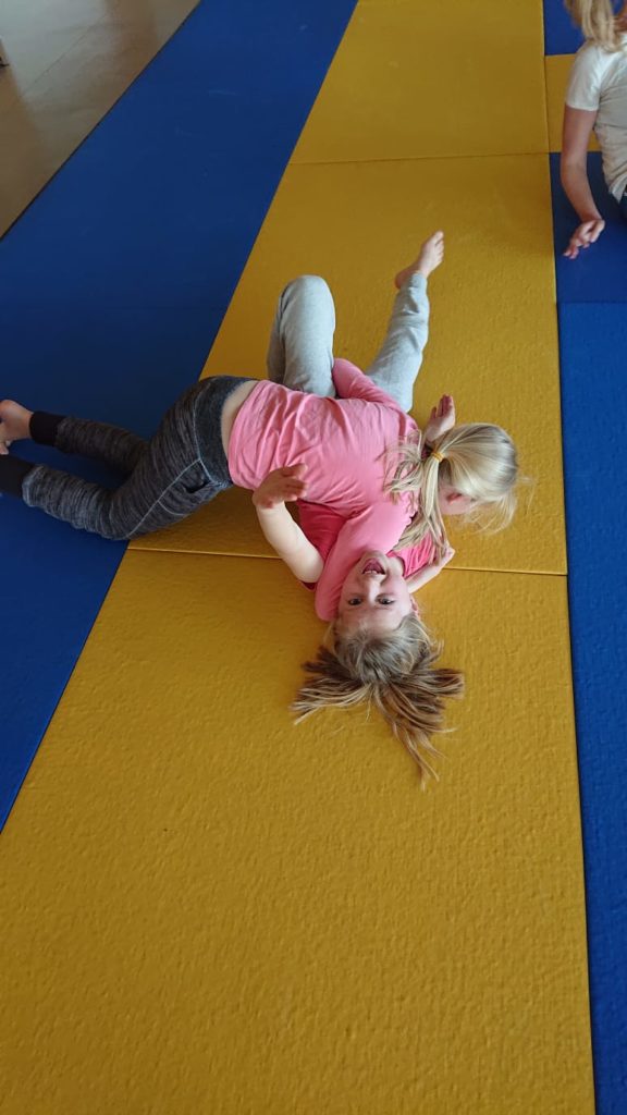 ce1 - ce2 au dojo : matte - Groupe Scolaire Pierre de Tarentaise