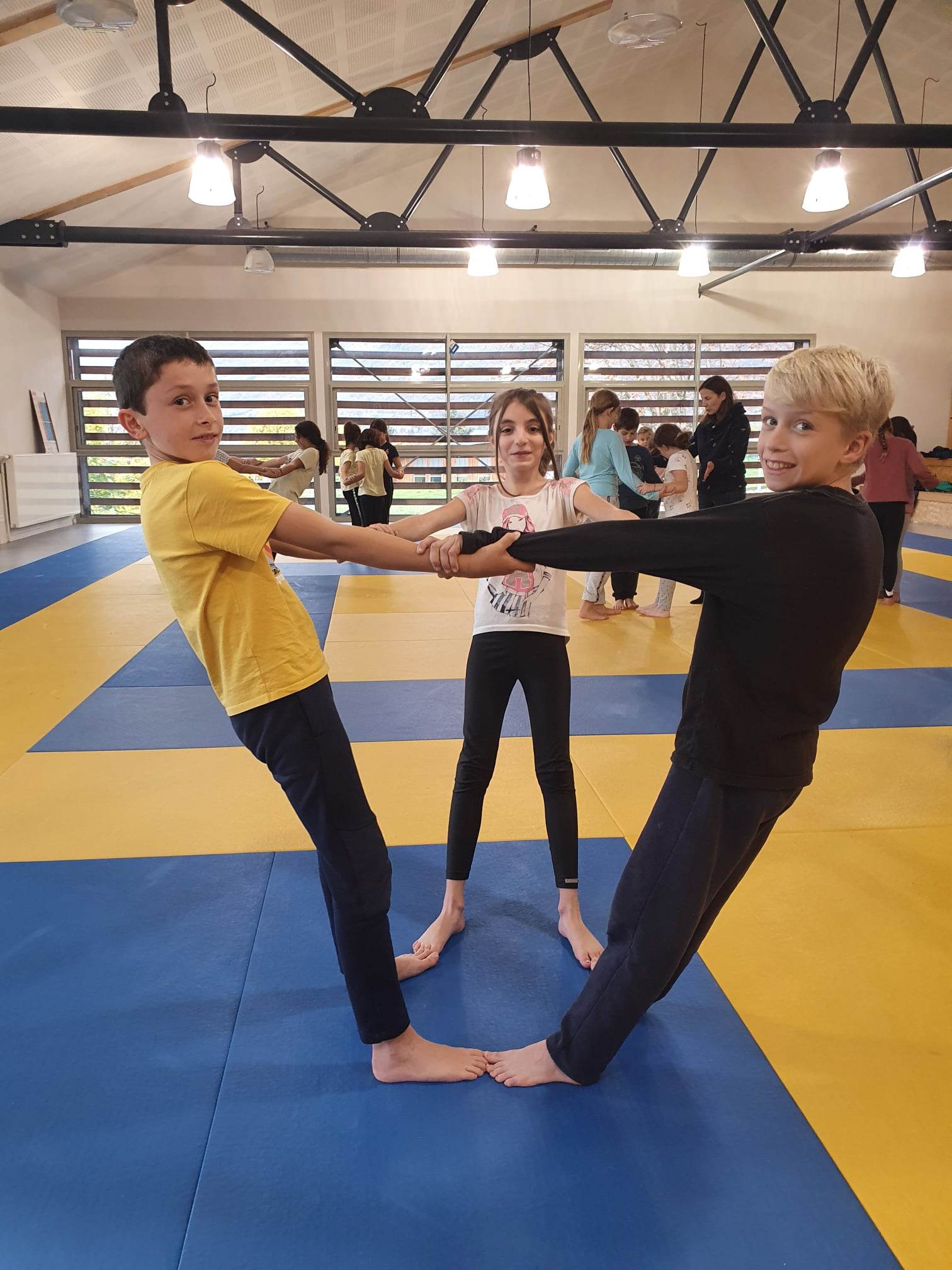 CE - CM : Acrogym - Groupe Scolaire Pierre de Tarentaise